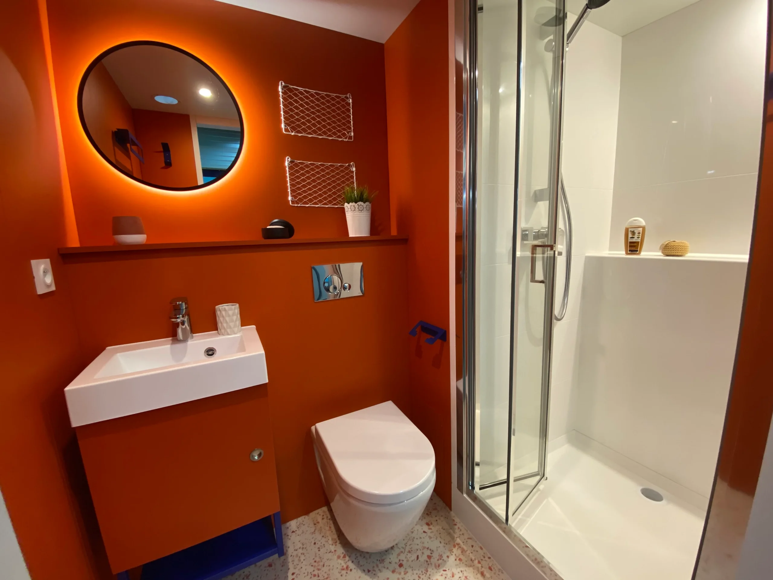 Prefab douche - Boxy | Prefab badkamers & keukens Prefab douche - Boxy | Prefab badkamers & keukens